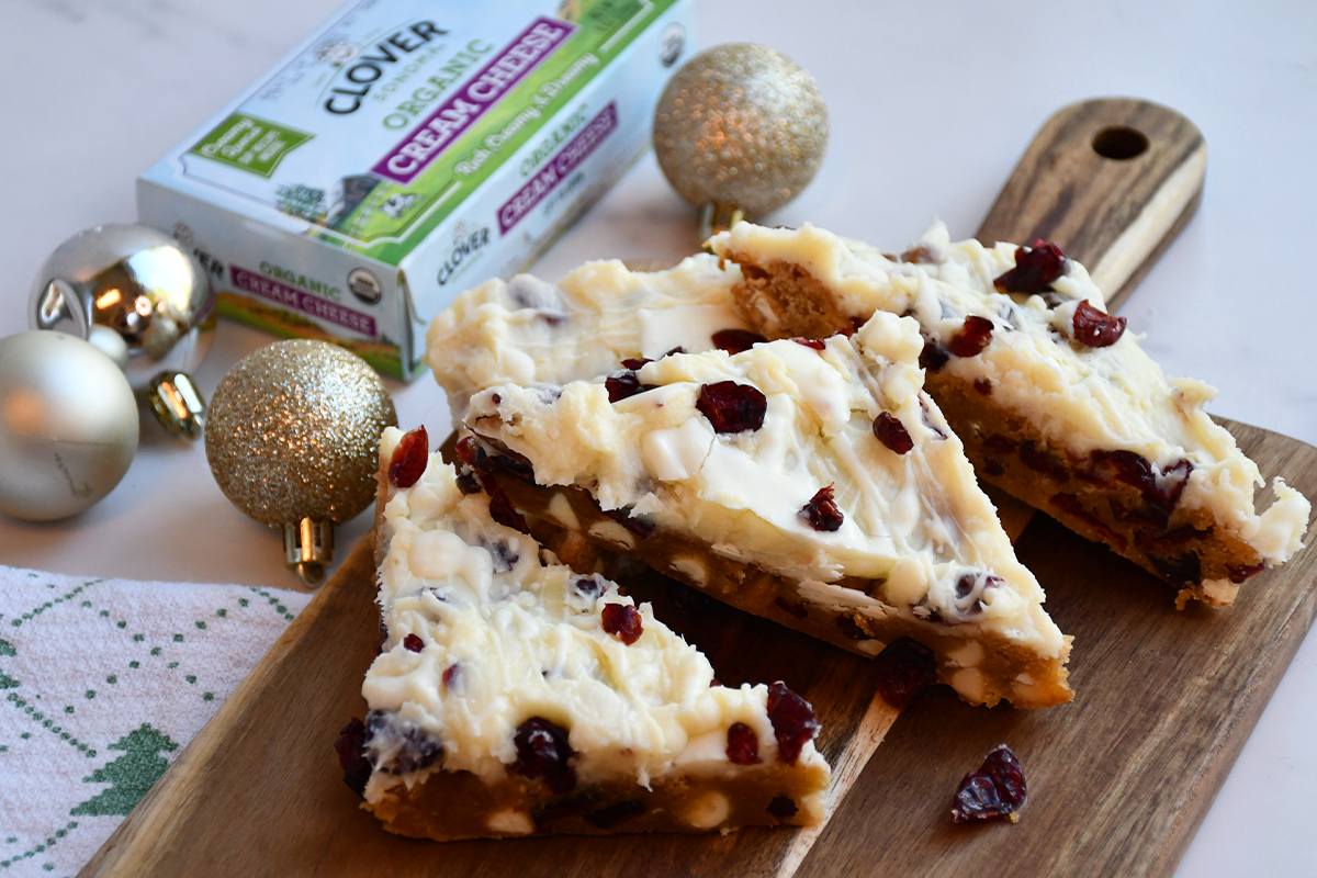 Cranberry Cream Cheese Bars - Clover