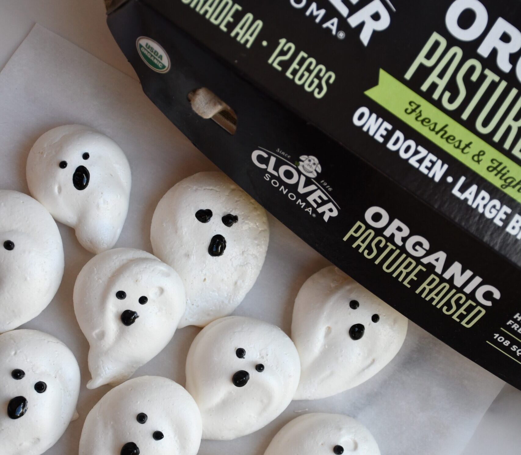 Ghost Meringues - Clover